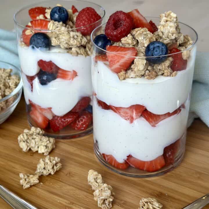 How to make tasty yogurt and fruit parfaits at home • Fancy Apron